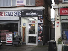 Roy Barber's 3, 204A Hampton Road West, Feltham - Barbers near Fulwell ...